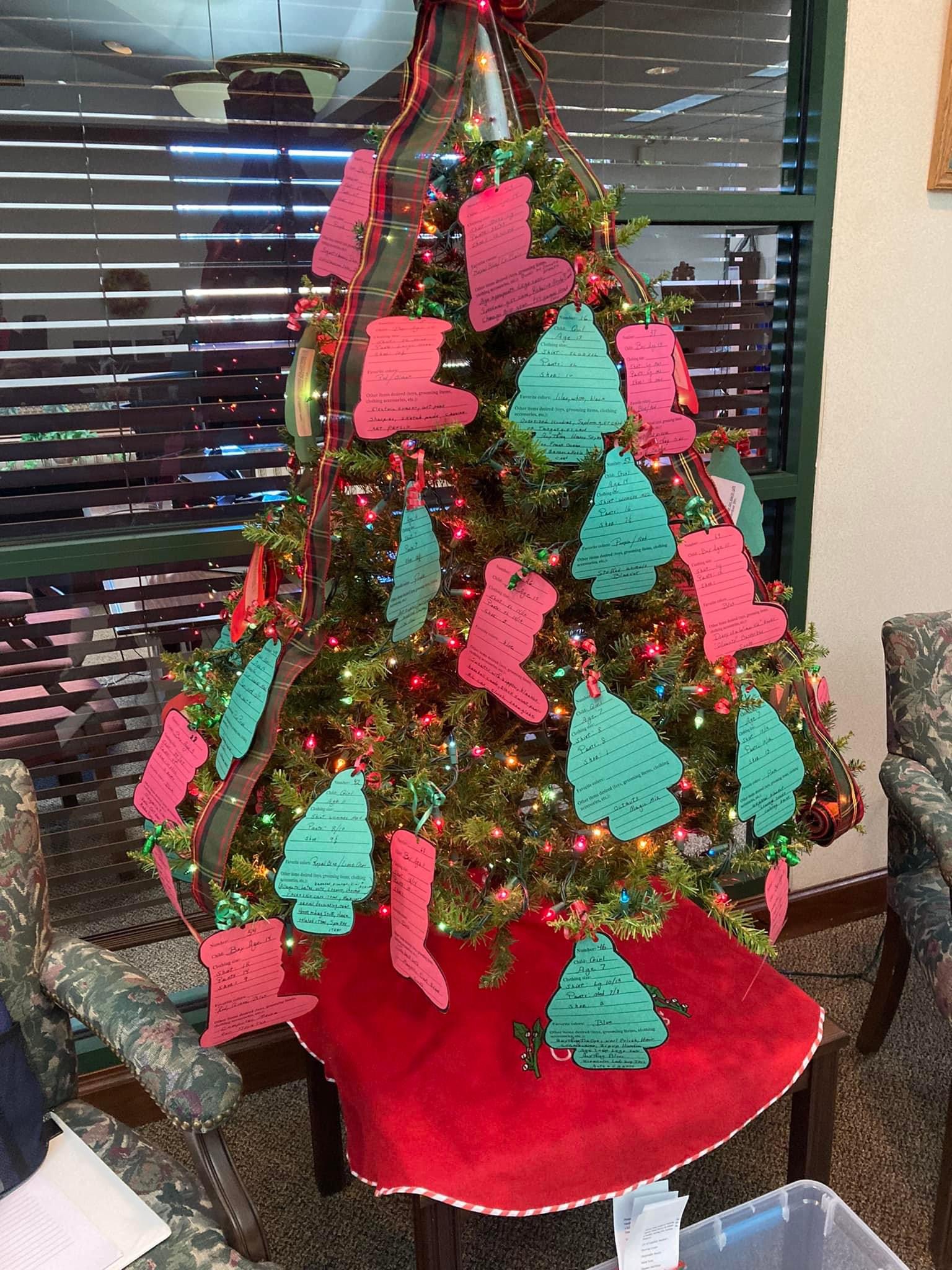 Helping Hands Giving Tree Christmas Tags Available at Local Banks - The ...