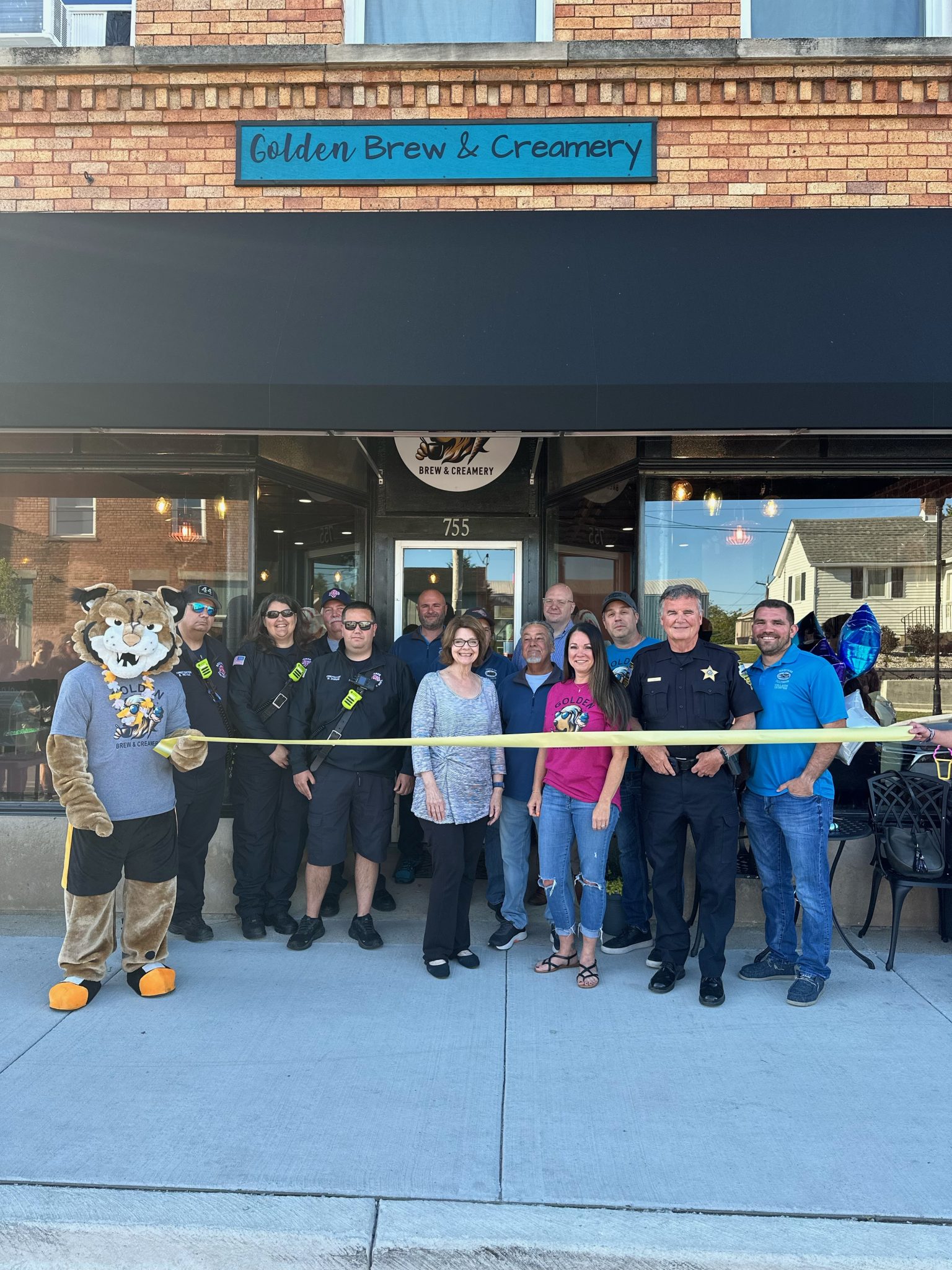 Golden Brew & Creamery Opens in Beecher - The Vedette