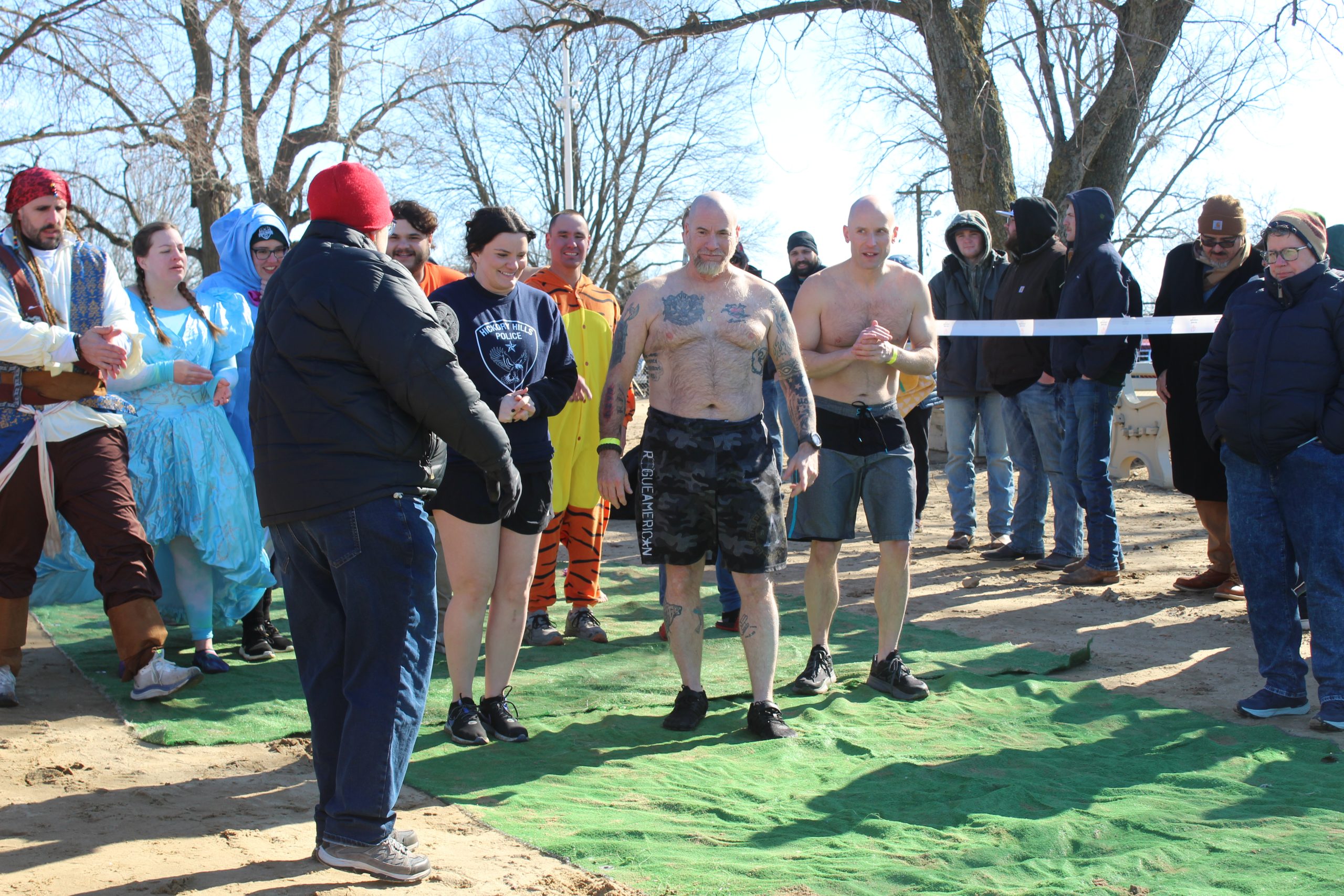 Hickory Hills, Bridgeview police take the plunge for Special Olympics ...