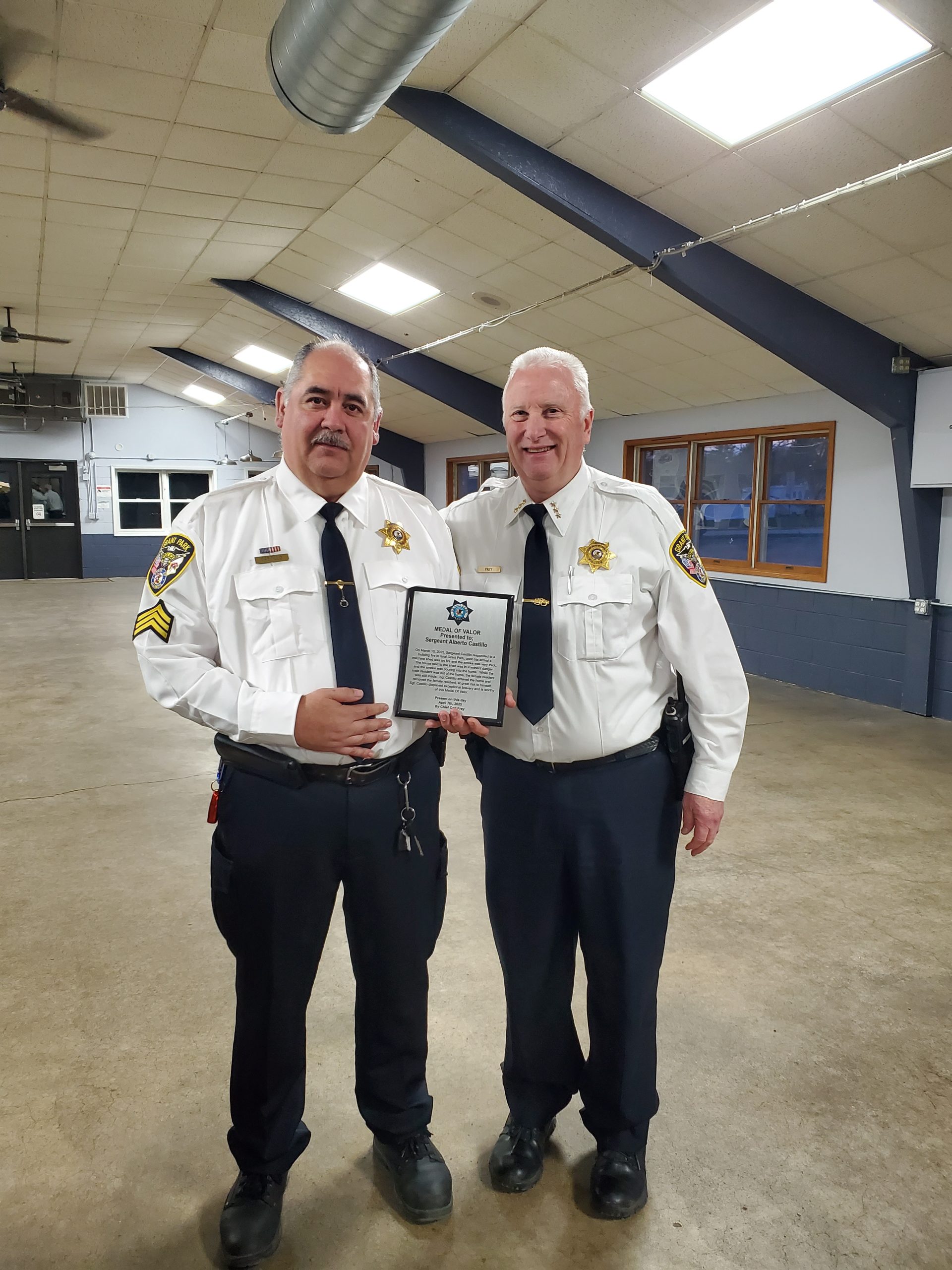 Grant Park Police Sergeant Awarded Pin of Valor - Manteno Vedette
