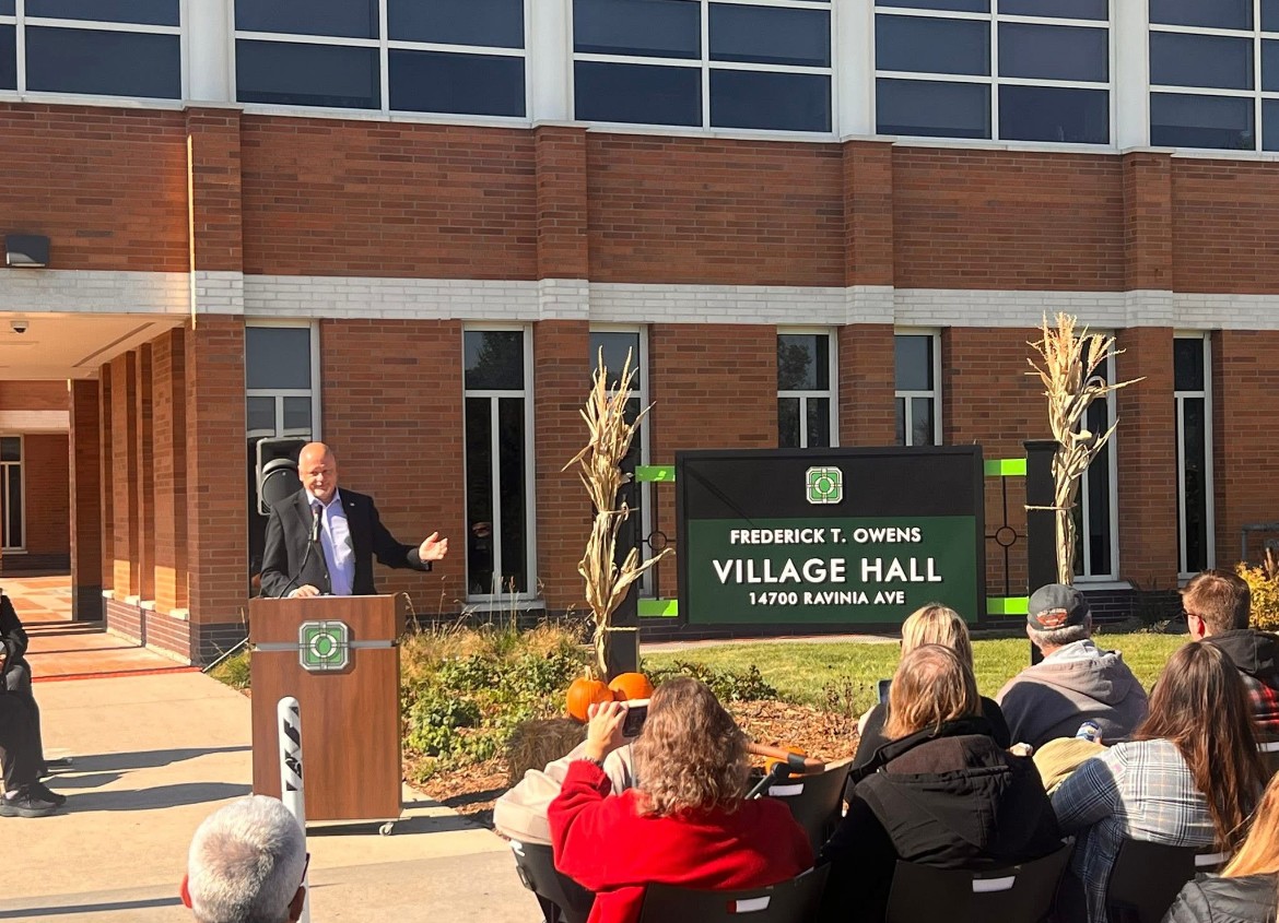 Orland Park rededicates village hall to Fred Owens - The Regional News
