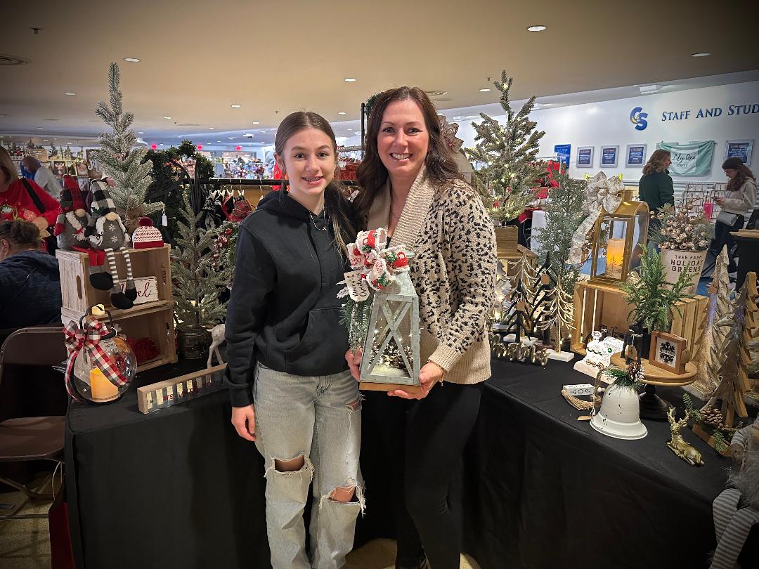 Sandburg craft show kicks off holiday cheer - Southwest Regional Publishing