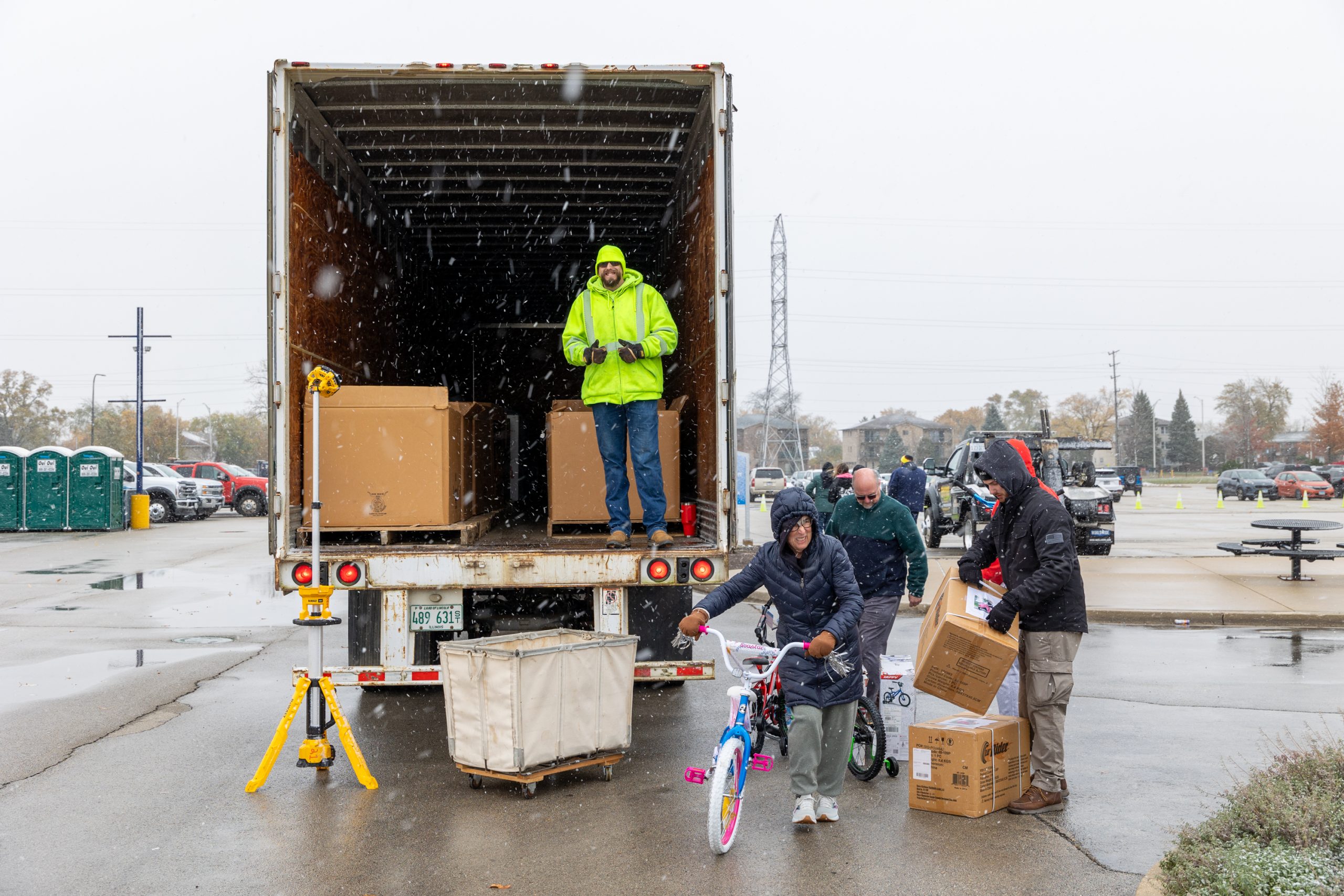 Tow truck operators share Christmas spirit with annual toy drive at ...