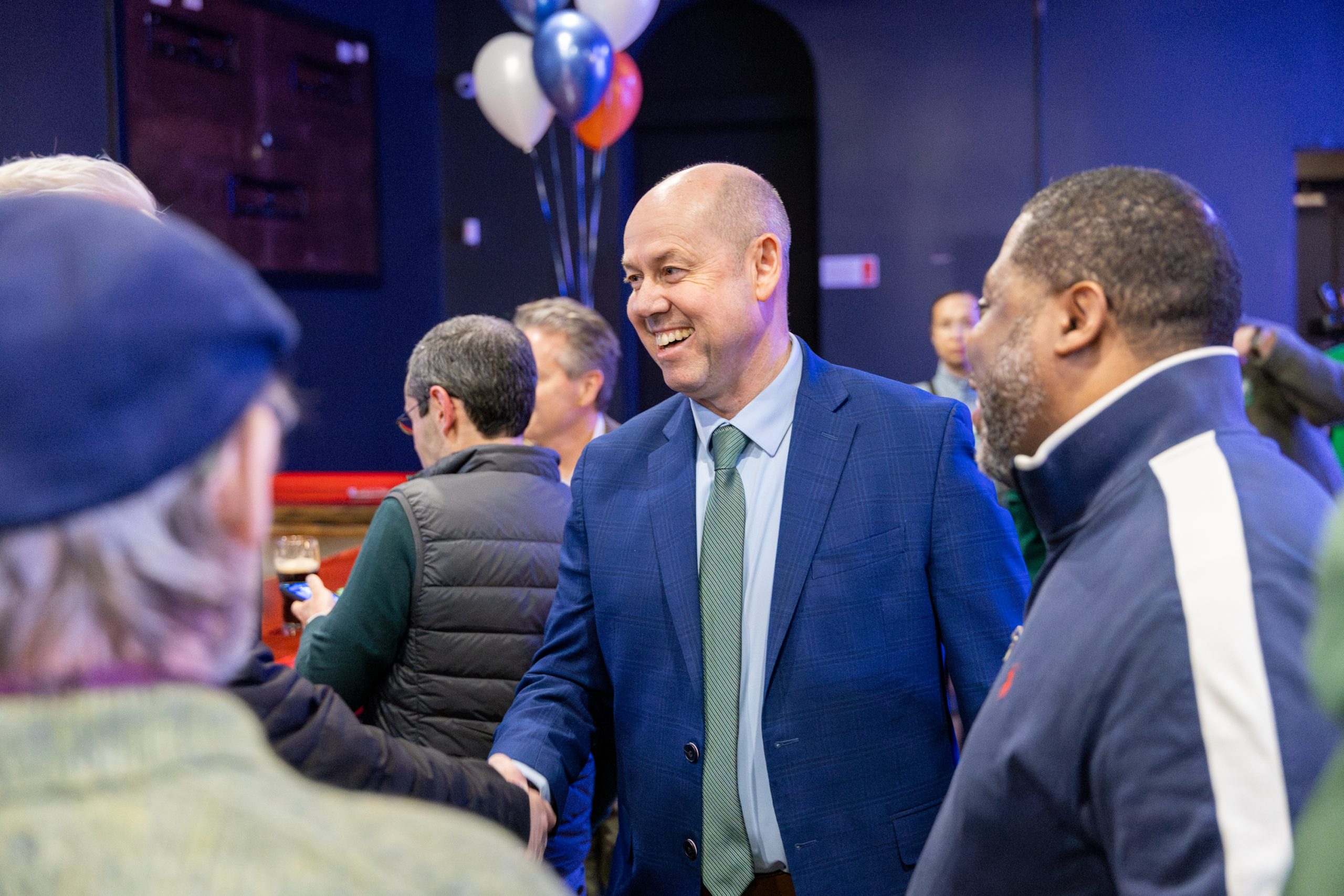 Hynes beats incumbent Kaegi in Democratic assessor primary - Southwest ...